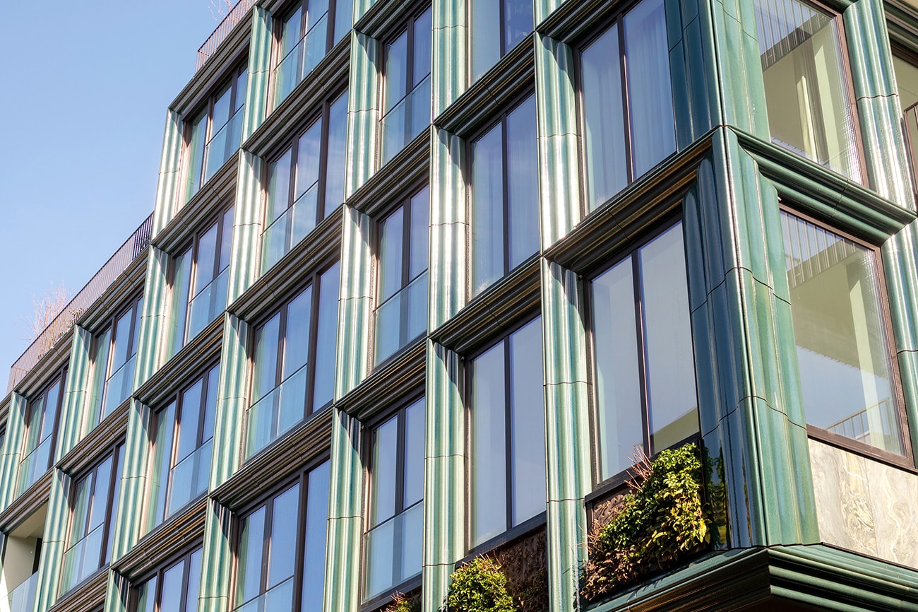 Mercado Groningen: Keramische gevel met instelbare achterconstructie