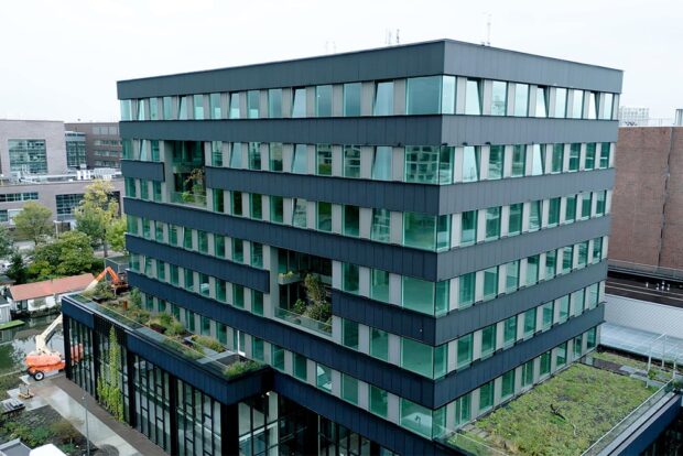 Actieve gevel voor Max&Moore met innovatieve Envelon PV-cellen